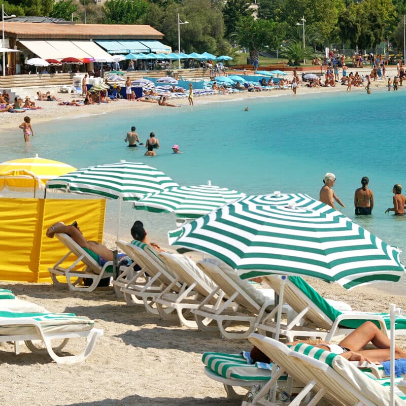 Plage du Mourillon à Toulon près du Camping Artaudois